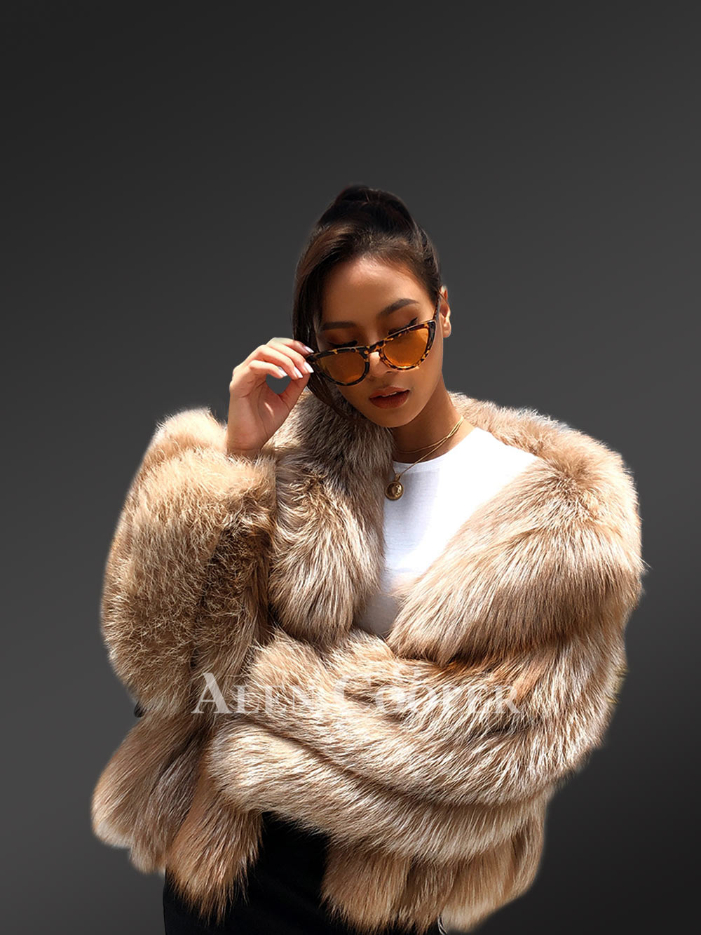 Women’s cool poncho styled real fox fur shaggy winter coat