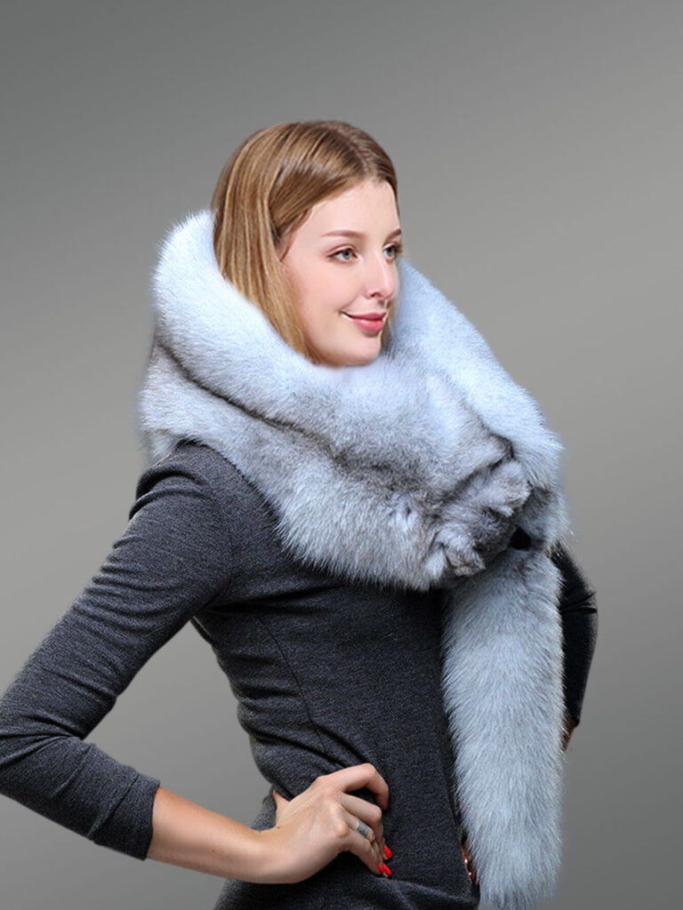 Blue fox fur scarf with Fox Face